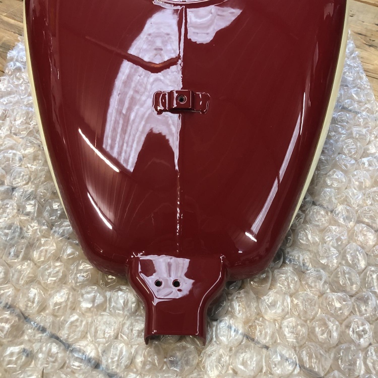 Indian Chief / Chieftain / Roadmaster Petrol Tank - Red with Ivory ...