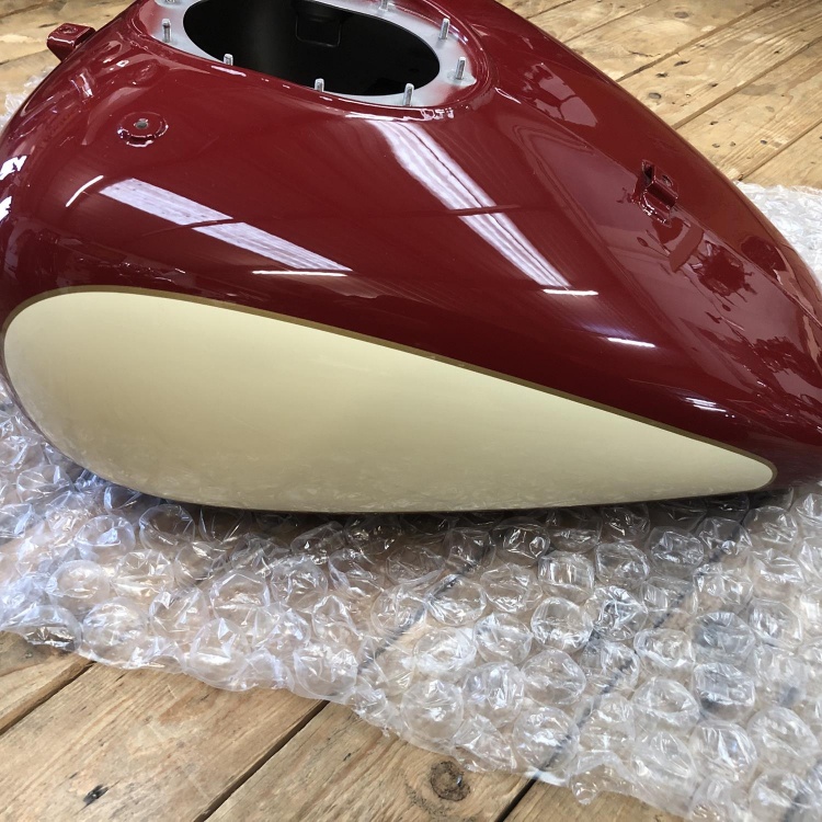 Indian Chief / Chieftain / Roadmaster Petrol Tank - Red with Ivory ...