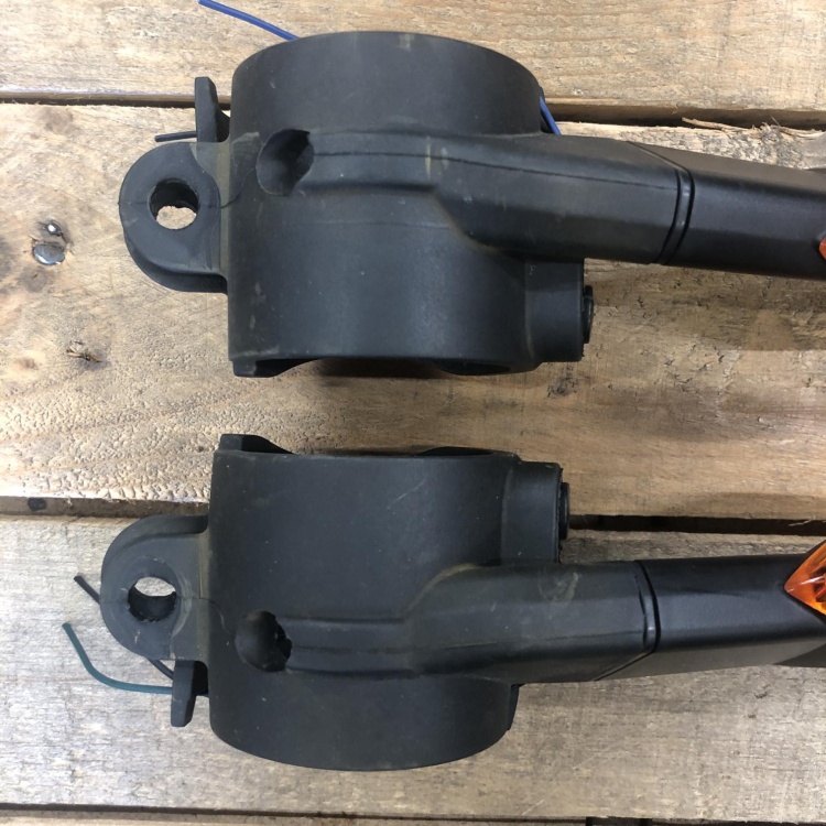 Genuine Indian FTR 1200 Front Indicators with Mounts - Moore Speed Racing