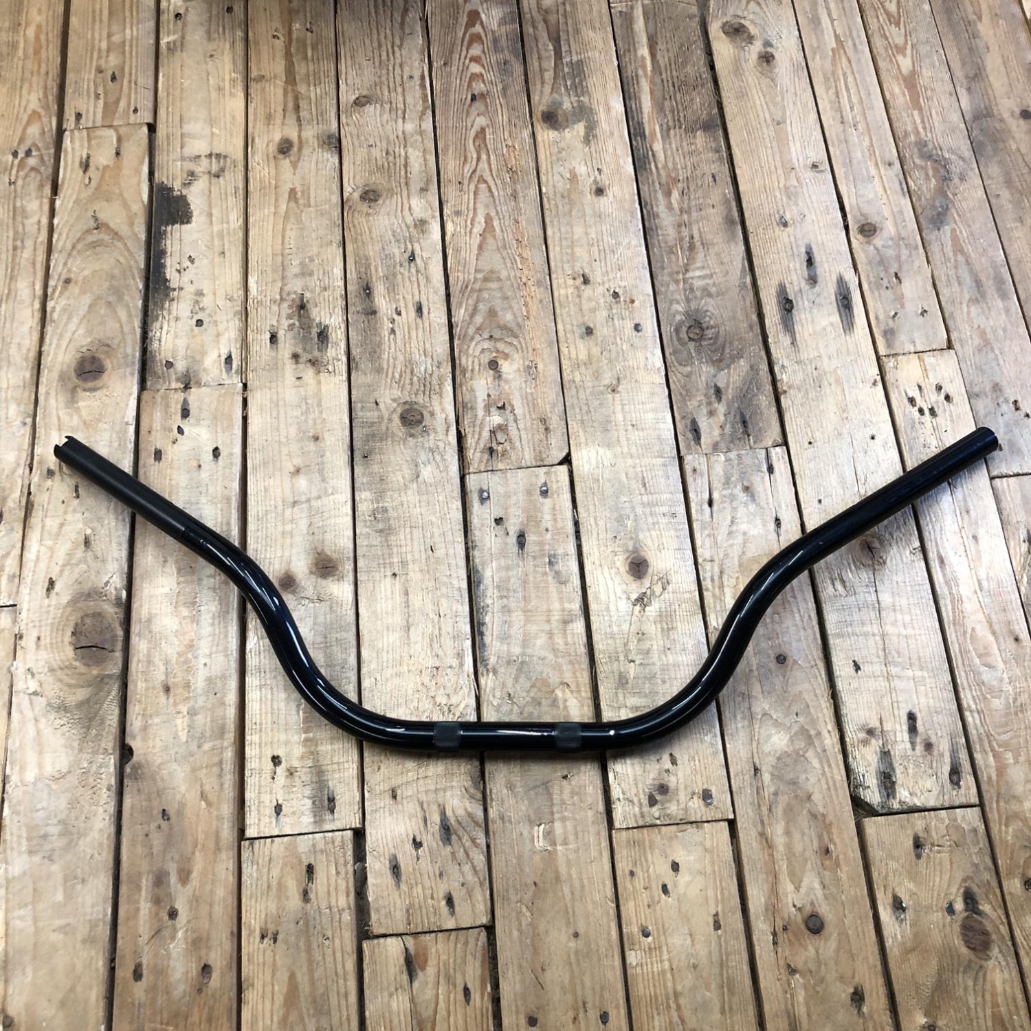 Indian Chief Bobber / Dark Horse Mid-Rise Handlebars (gloss black ...