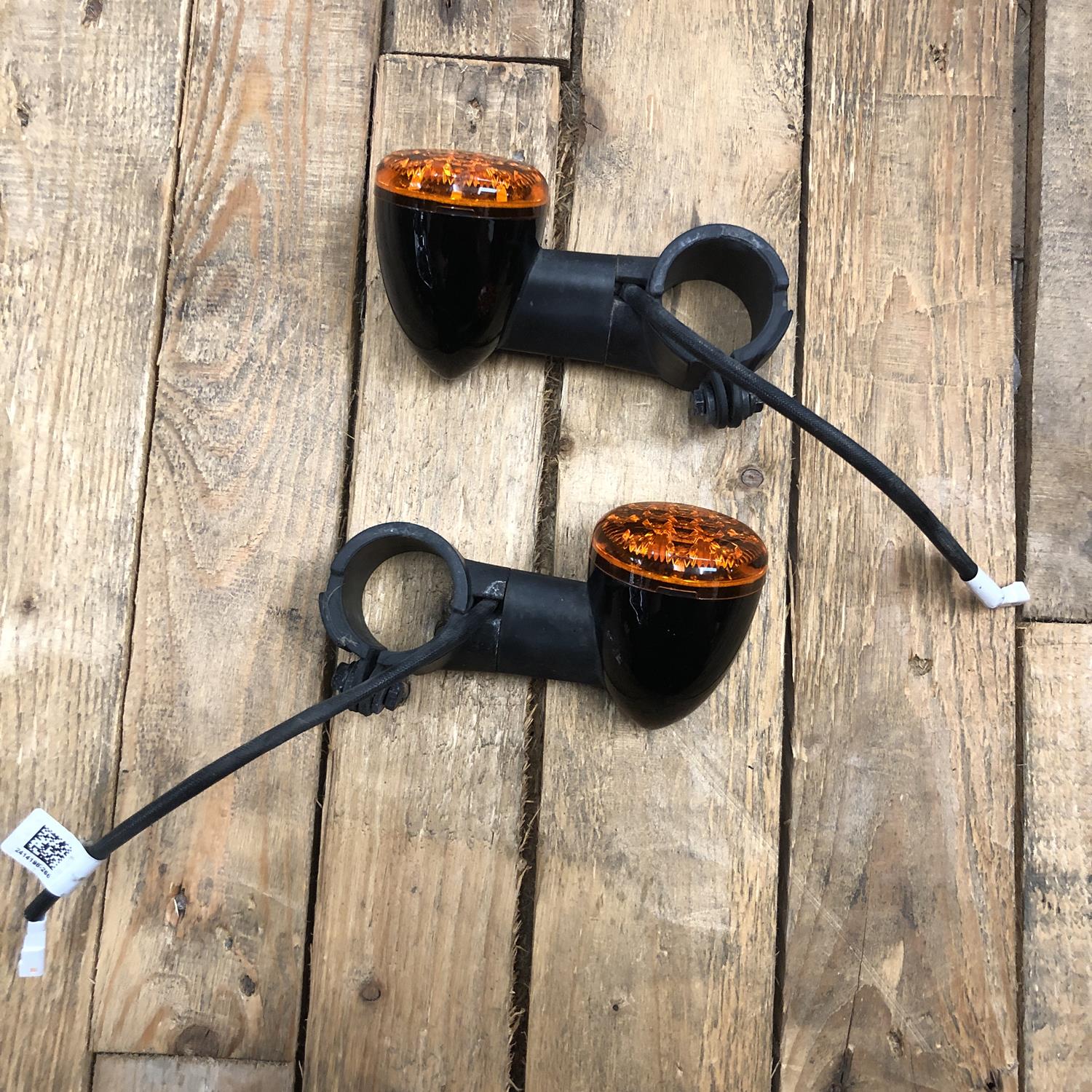 Indian Scout Bobber / Sixty / Twenty front indicators - black - Moore ...