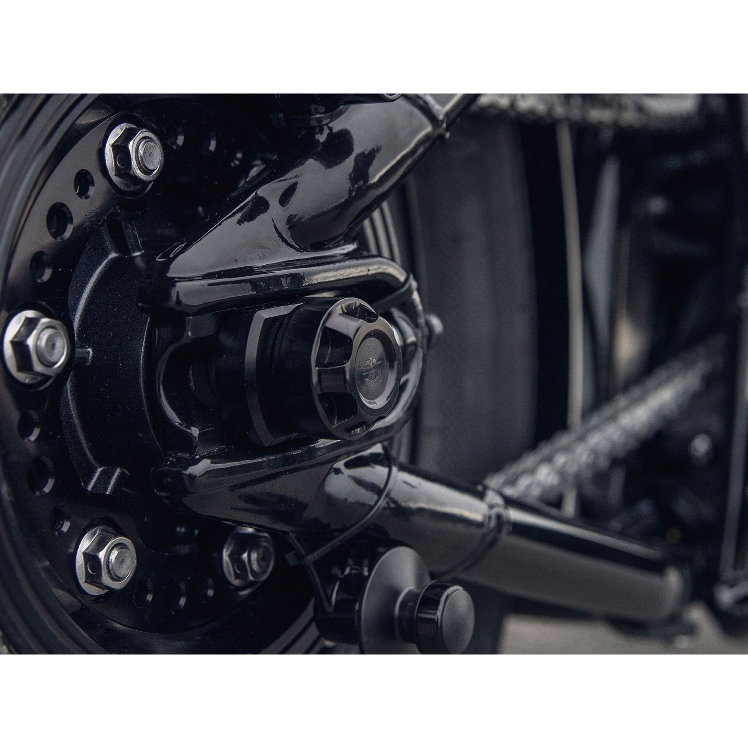 Wunderkind Front Wheel Axle Side Covers For Triumph Bobber - Moore ...